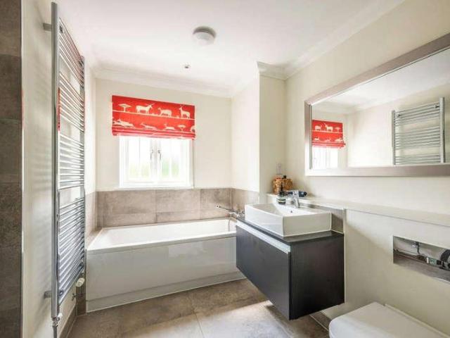 5 bed house for sale