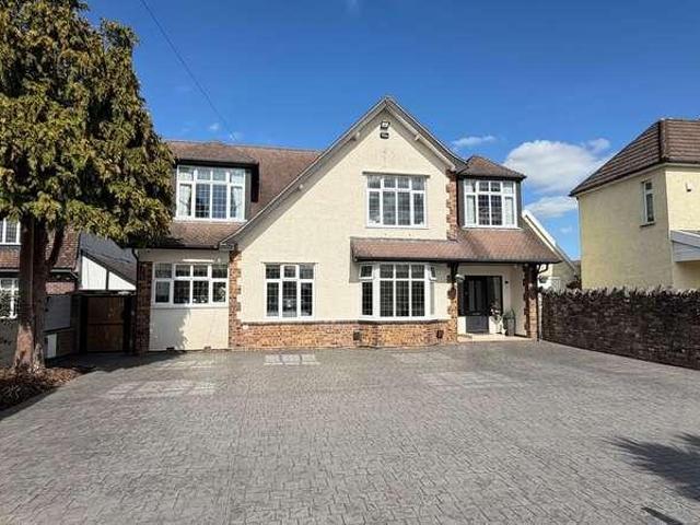 5 bed house for sale