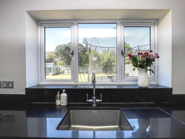5 bed house for sale