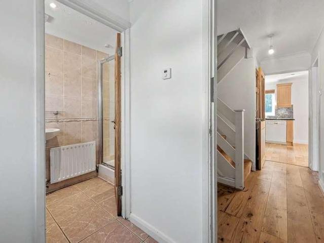 5 bed house for sale