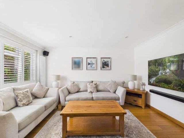 5 bed house for sale