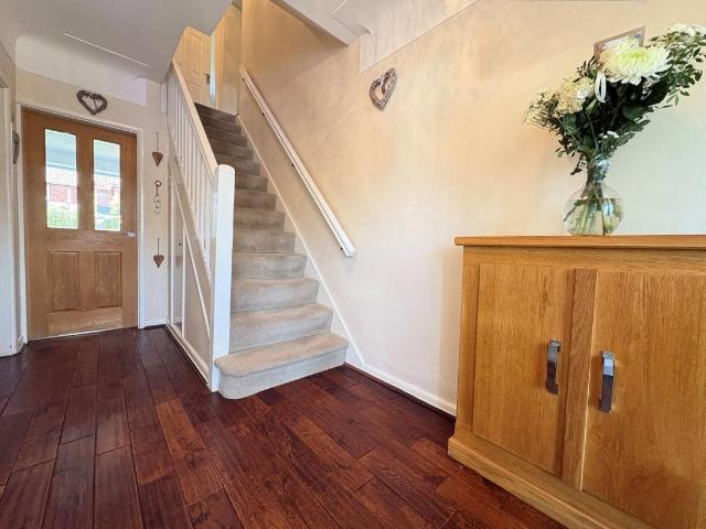 5 bed house for sale