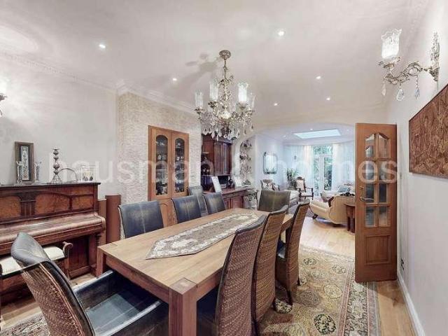 5 bed house for sale