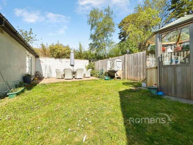 5 bed house for sale