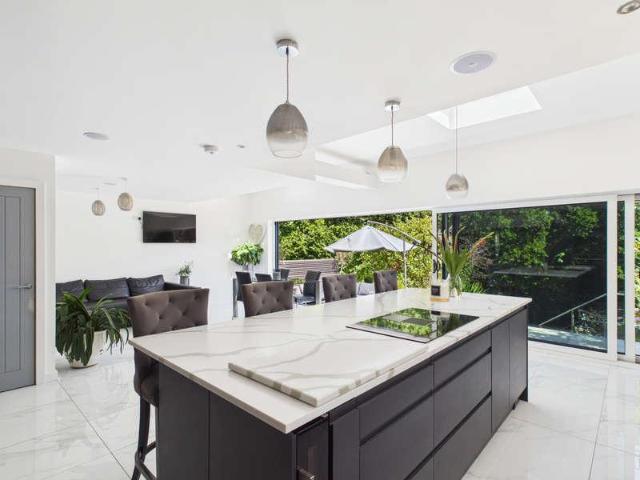 5 bed house for sale