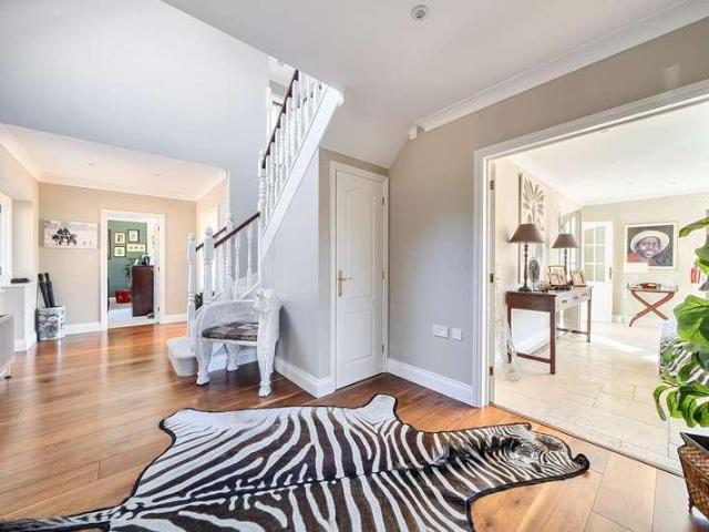 5 bed house for sale
