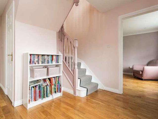 5 bed house for sale