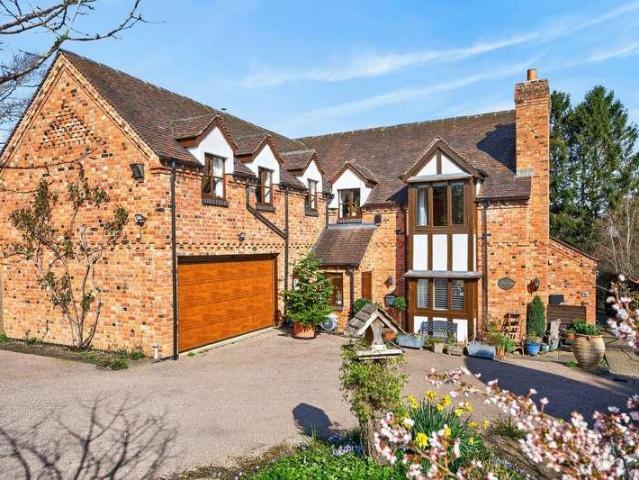5 bed house for sale