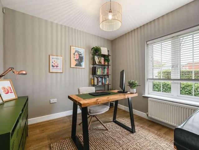 5 bed house for sale