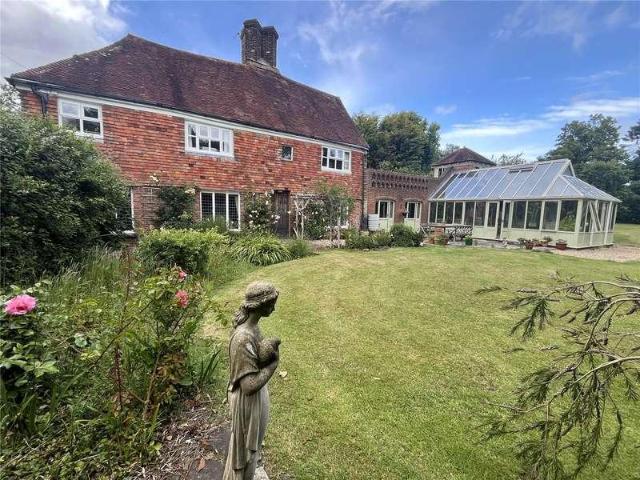 5 bed house for sale