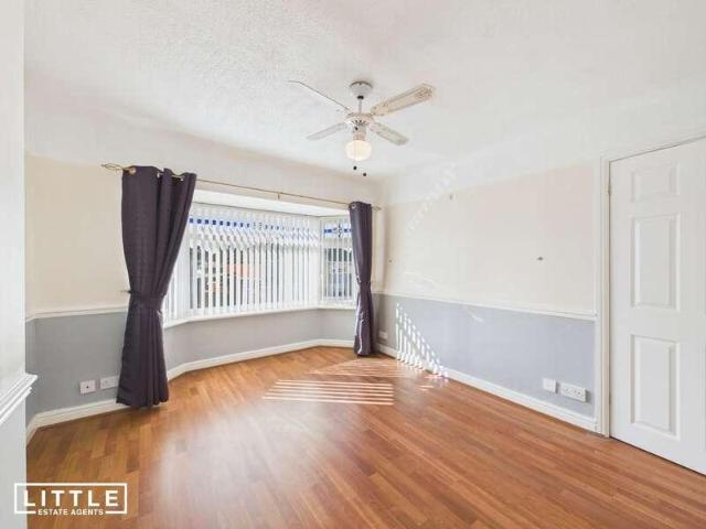 5 bed house for sale