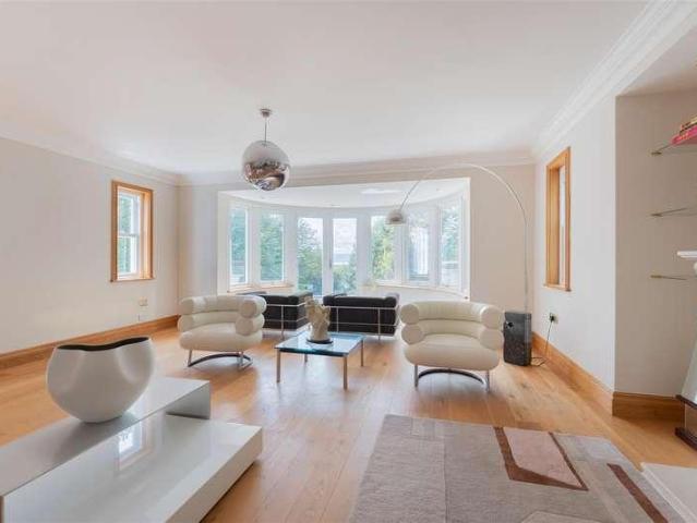 5 bed house for sale