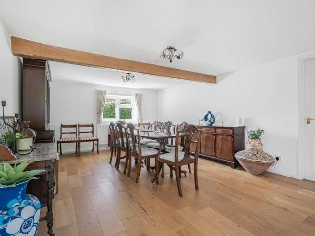 5 bed house for sale