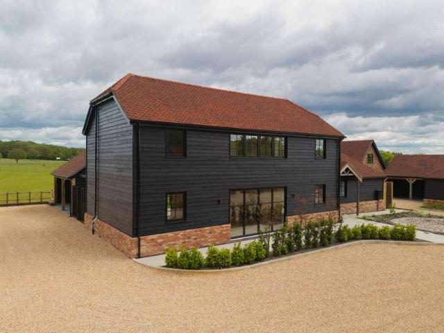 5 bed house for sale