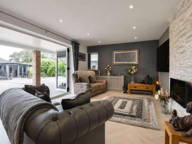5 bed house for sale