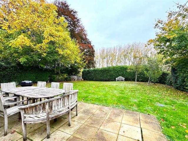 5 bed house for sale