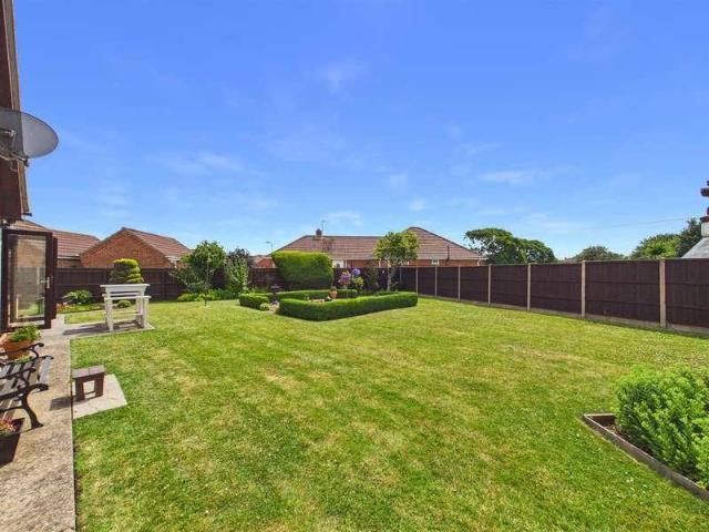 5 bed house for sale