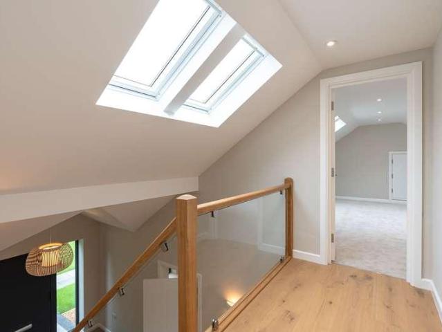 5 bed house for sale