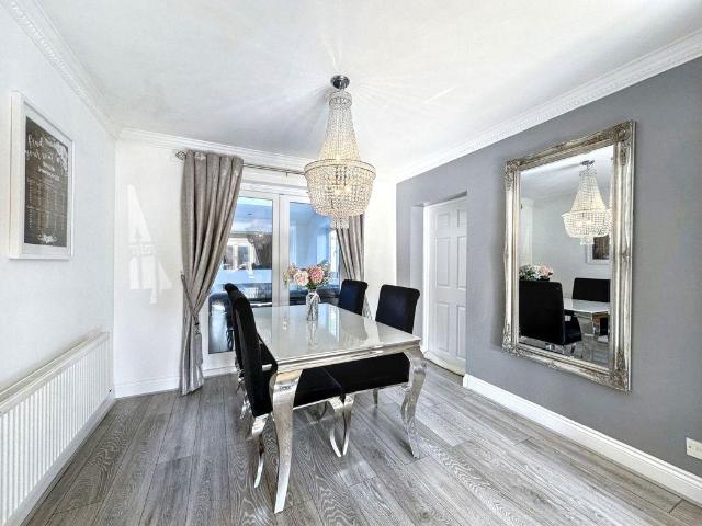 5 bed house for sale