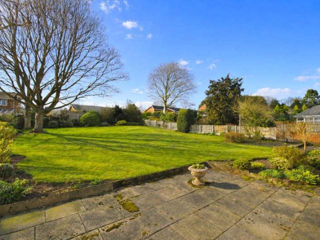 5 bed house for sale