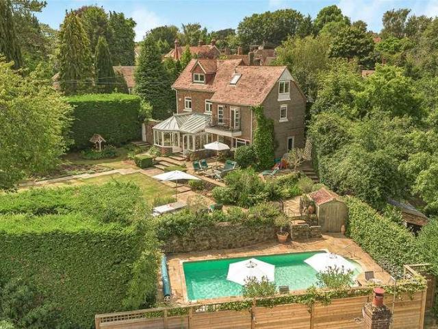 5 bed house for sale