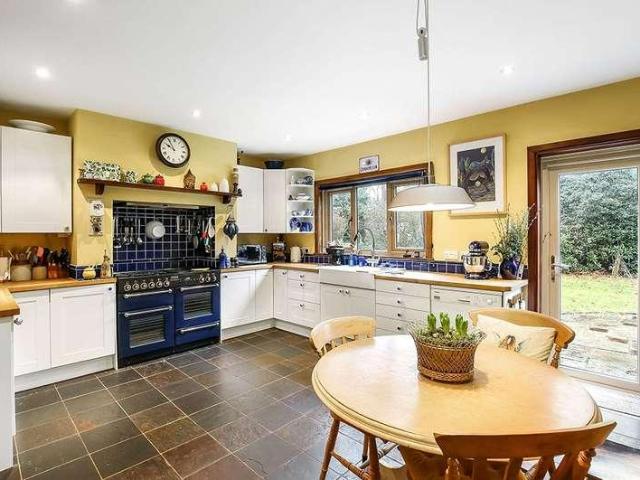5 bed house for sale