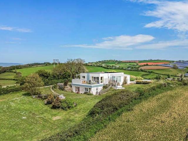5 bed house for sale