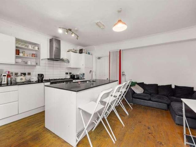 5 bed house for sale