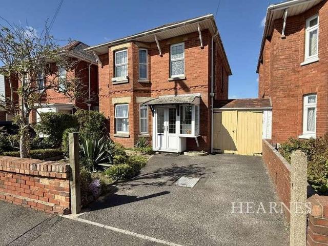 5 bed house for sale