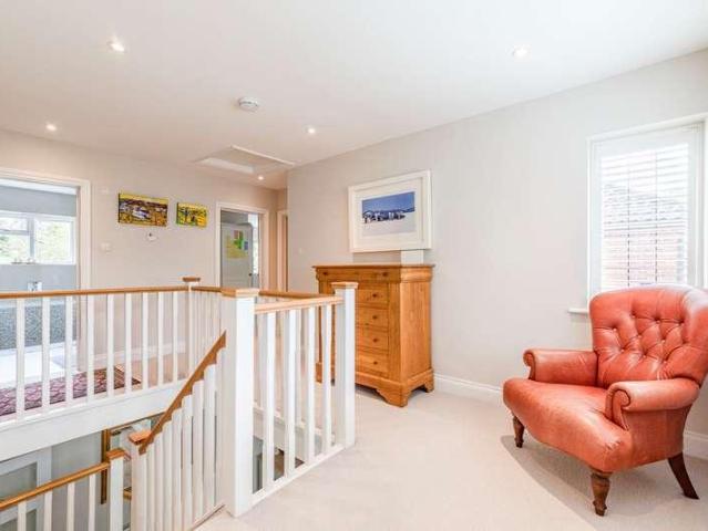 5 bed house for sale