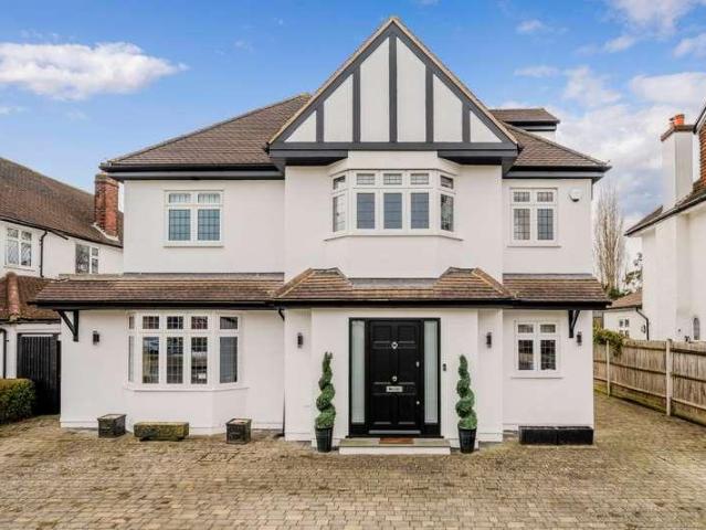5 bed house for sale