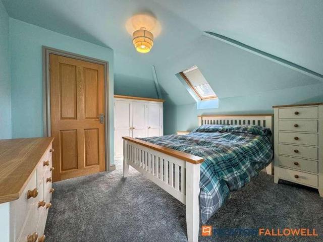 5 bed house for sale
