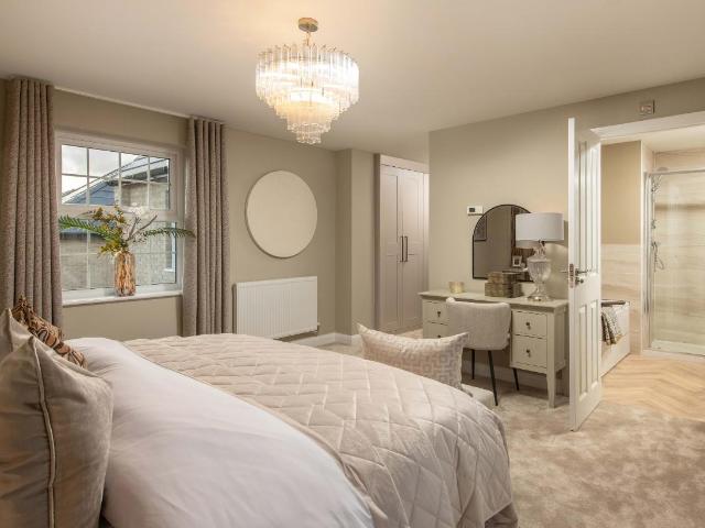 5 bed house for sale
