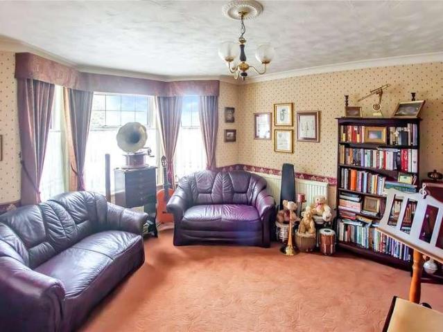 5 bed house for sale