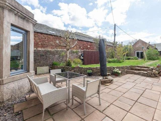 5 bed house for sale