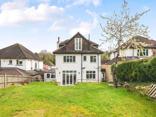 5 bed house for sale