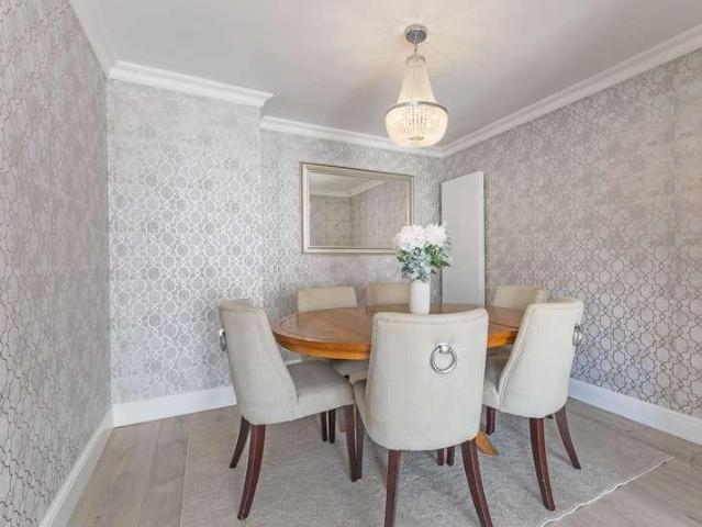 5 bed house for sale