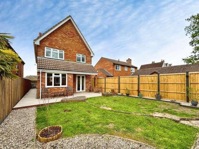 5 bed house for sale