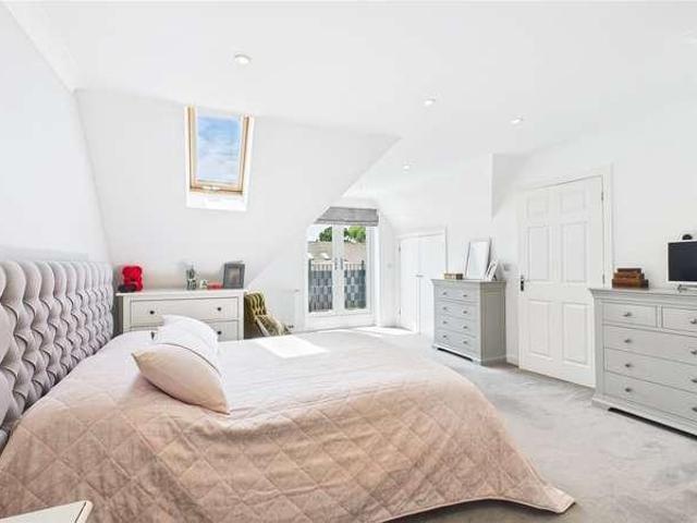 5 bed house for sale