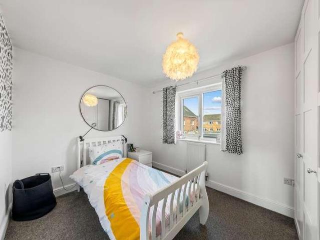 5 bed house for sale