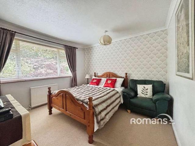 5 bed house for sale