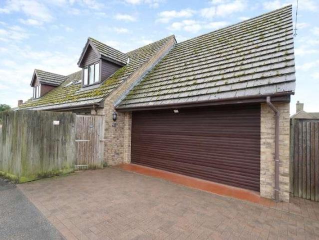 5 bed house for sale