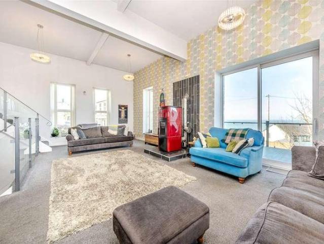 5 bed house for sale