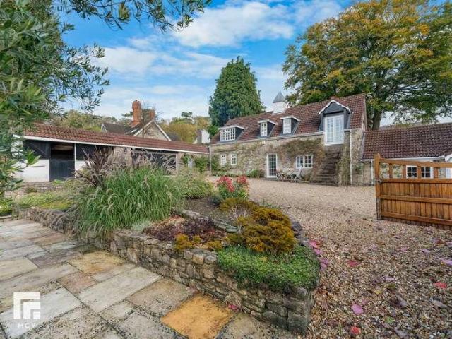 5 bed house for sale