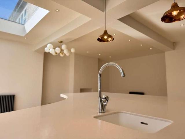 5 bed house for sale