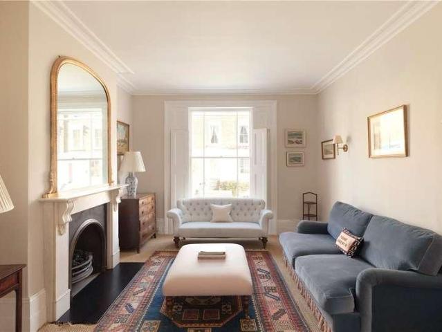 5 bed house for sale