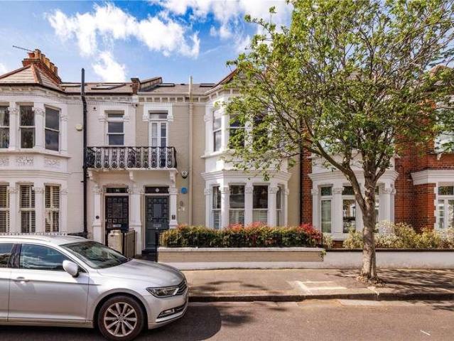 5 bed house for sale