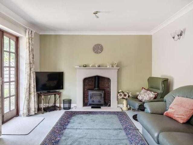 5 bed house for sale