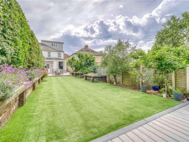 5 bed house for sale