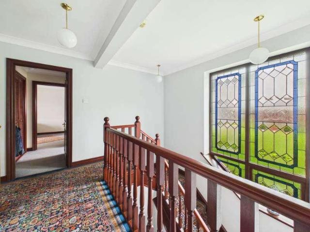 5 bed house for sale
